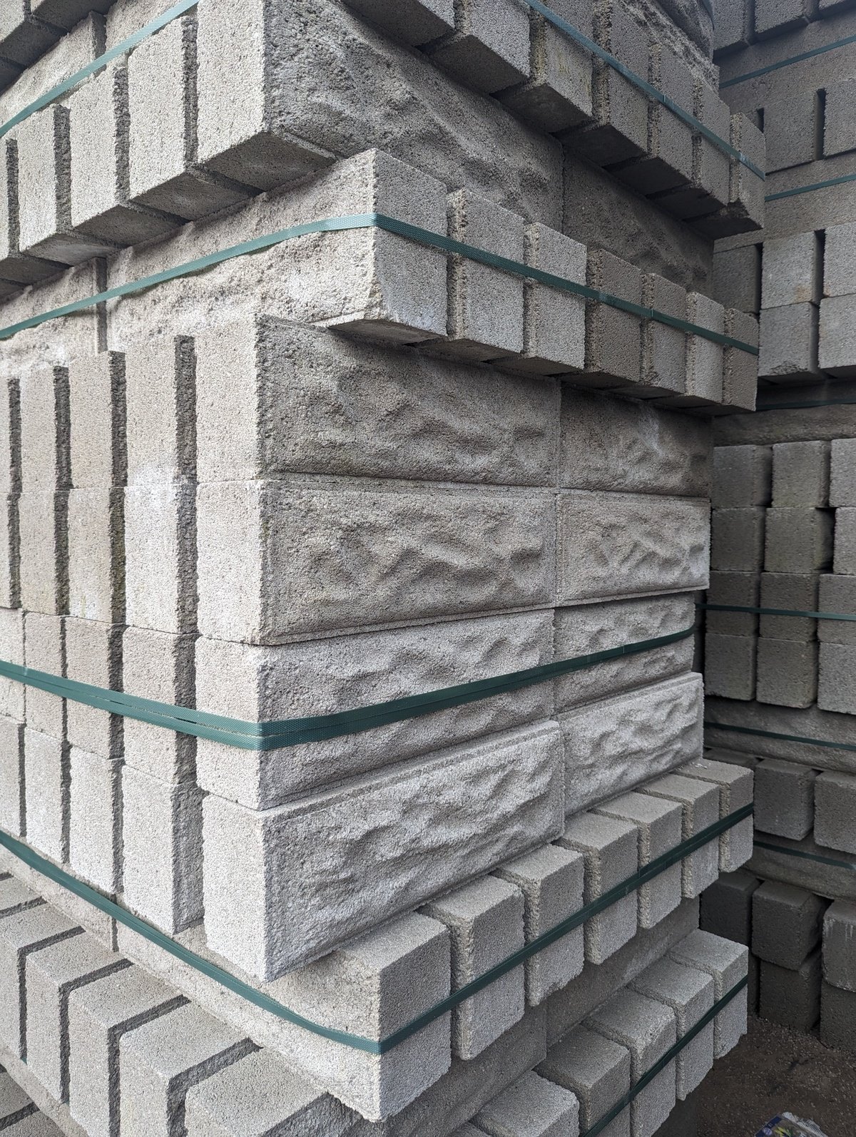Rockfaced Concrete Block 440 x 140mm - WBS Builders’ Merchants